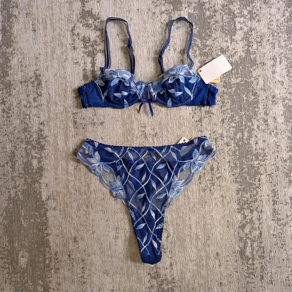 Mystique waters lingerie set (70A/32A) – bubblebunniez